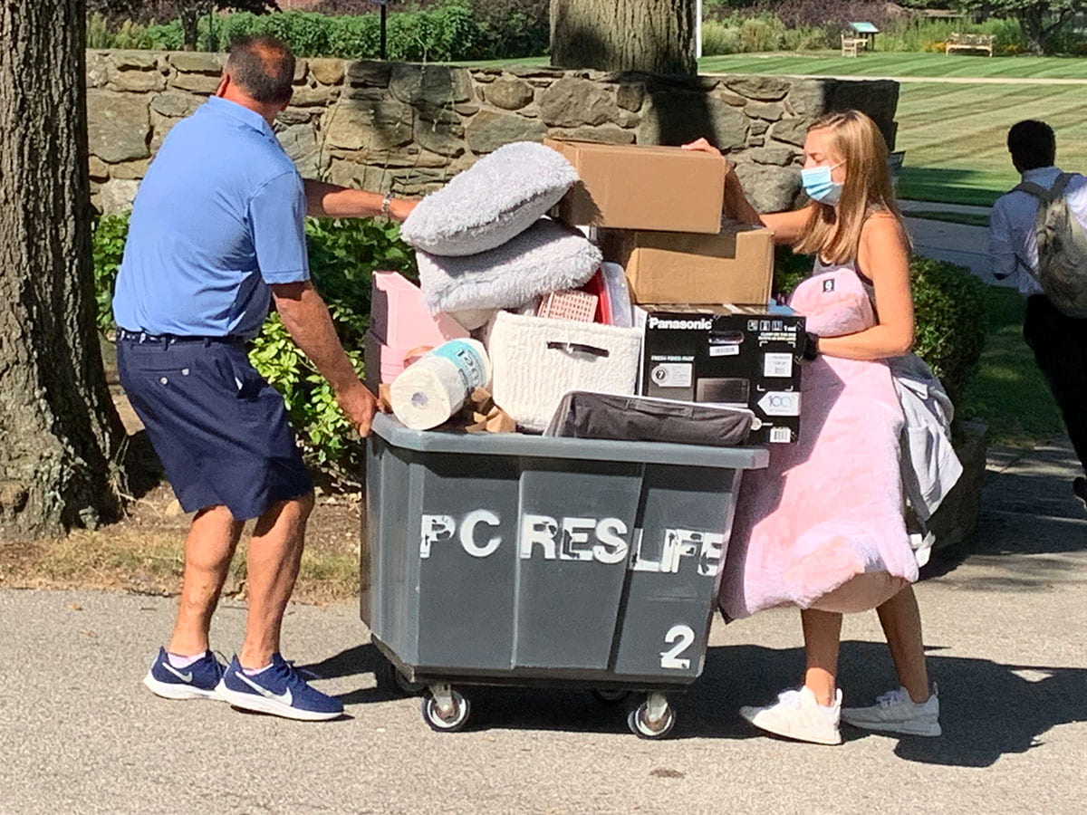 Class of 2024 moves to campus for start of in-person classes | News ...